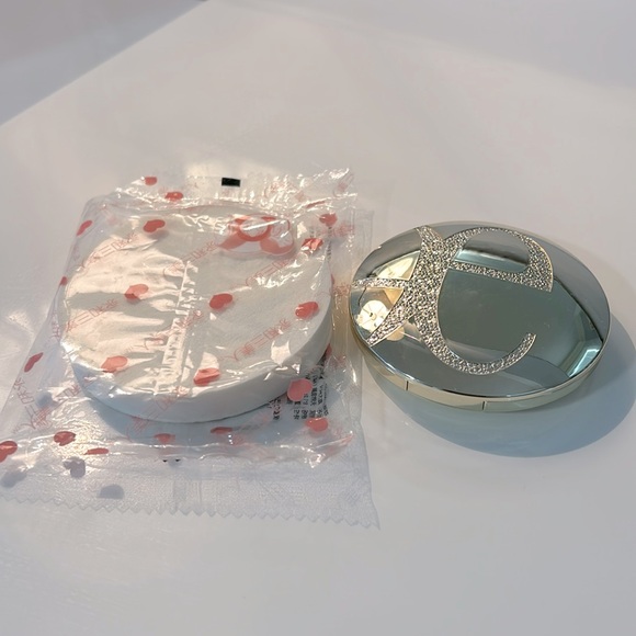 Elegance | Makeup | 35 Elegance Setting Powder Compact Makeup Puff ...